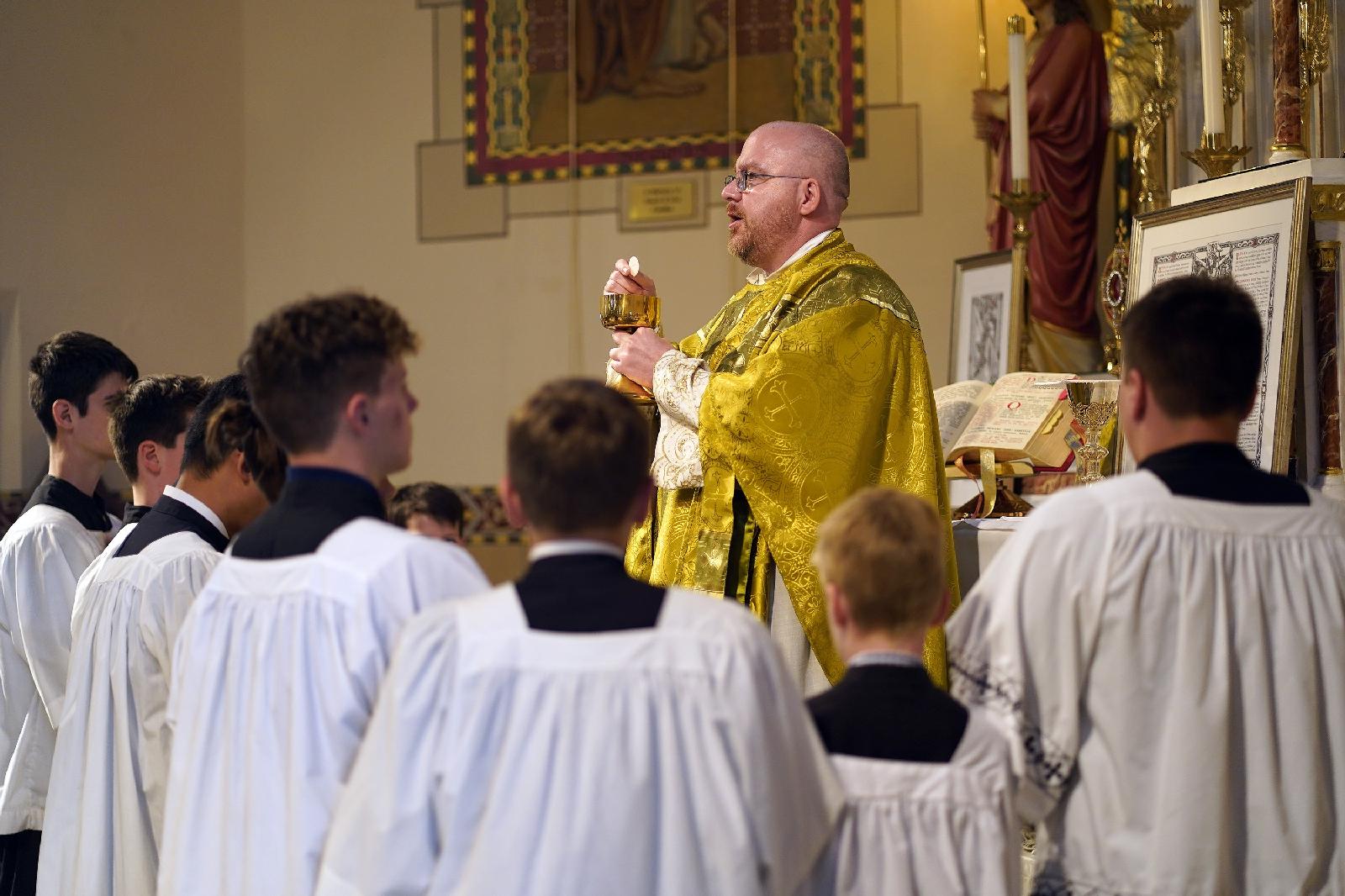 Dioceses respond to pope’s document restoring limits on pre-Vatican II ...