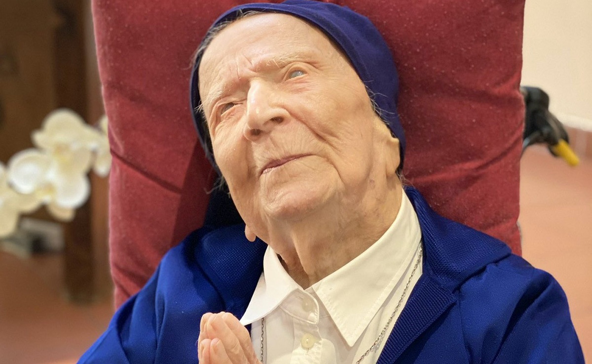Sister André, oldest known person in world, dies in France at age 118 ...