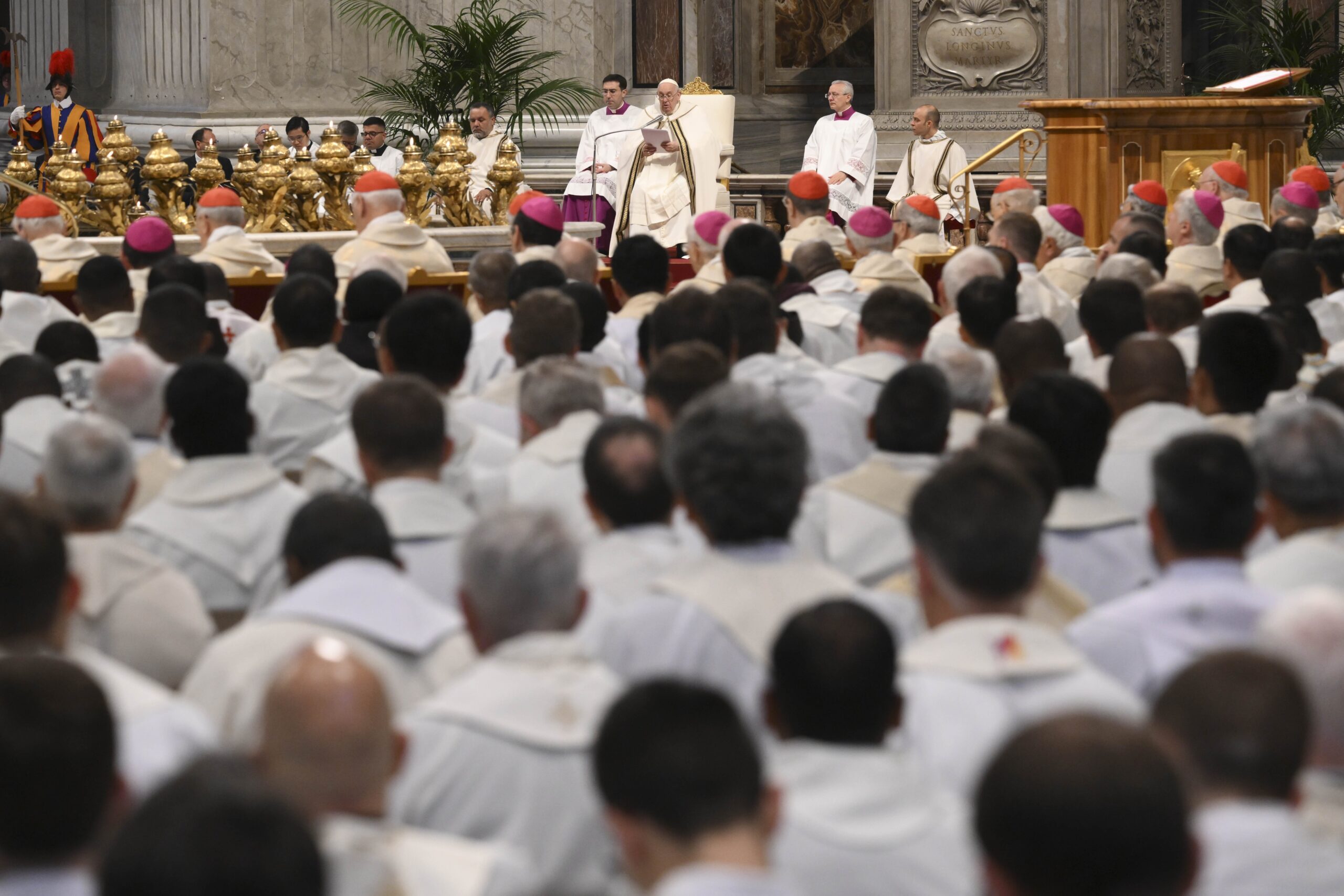 Pope shares summer reflection with Rome priests - The Leaven Catholic ...