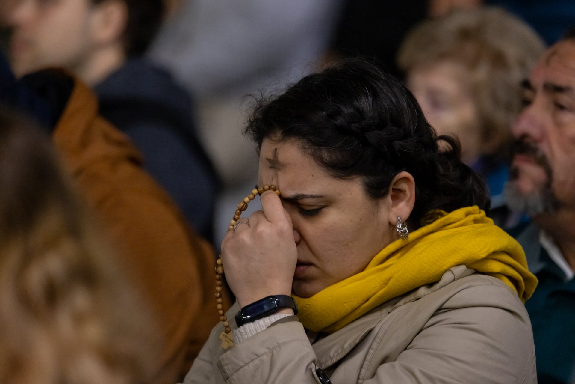Pope marks Ash Wednesday in hospital, receiving ashes, Eucharist - The ...