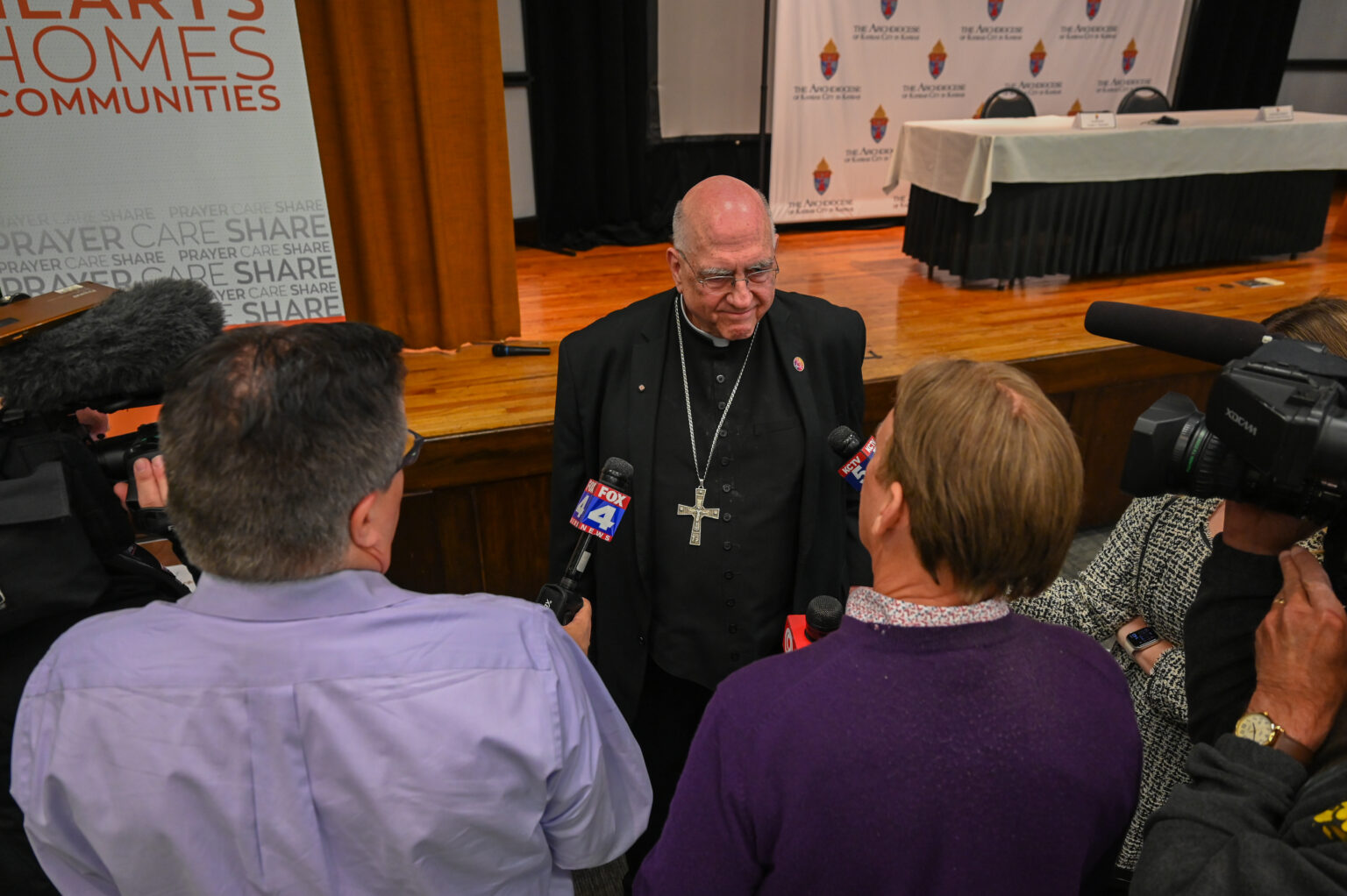 Bishop Shawn McKnight named new archbishop - The Leaven Catholic Newspaper