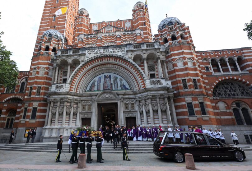 Funeral Mass for British duchess dubbed historic with presence of king ...